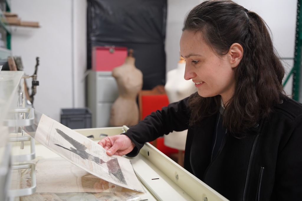 Une exposition au musée : l’équipe à pied d’oeuvre - Ville de Parthenay